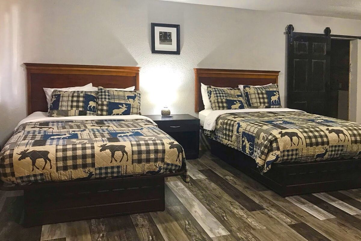 Cabins - Alpine Trails RV Park